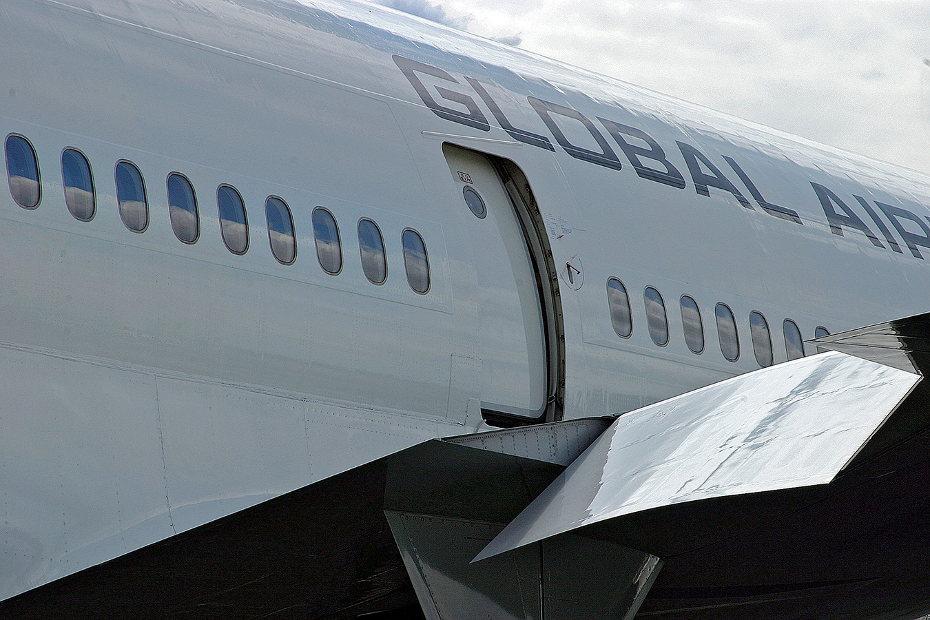 Overwing-Exit Trainer – Avotek